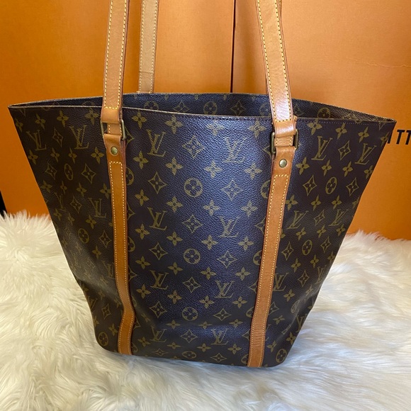 Louis Vuitton Large Tote On The Good | semashow.com